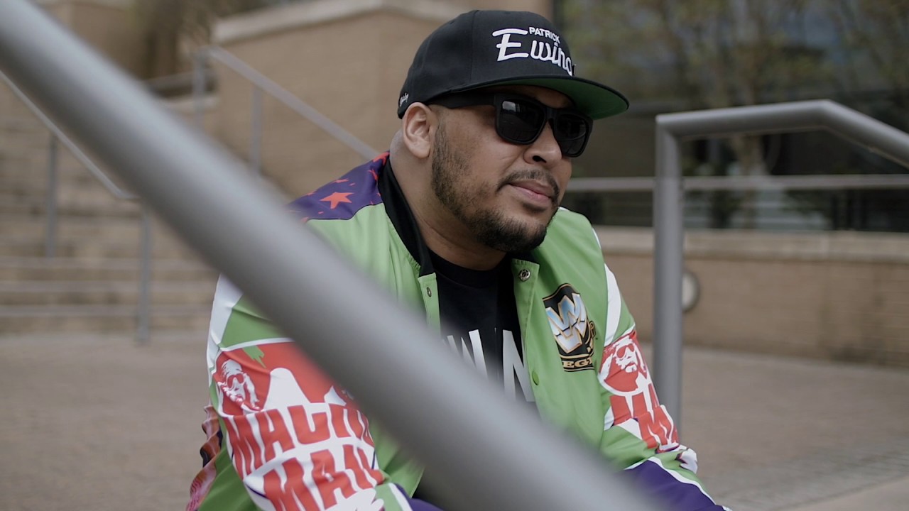 ThrowBacKing: Chalk-Line Macho Man Jacket & Ewing 33 hi Sneakers - YouTube