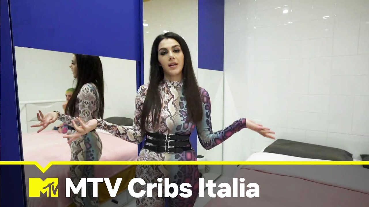 Valentina Nappi: camera da letto, cucina, costumi cosplay e videogiochi ...