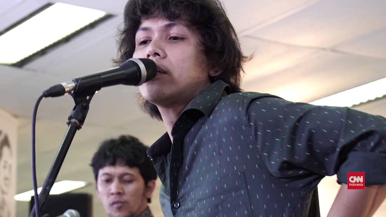 Indische Party - Hey Girl di Music at Newsroom - YouTube