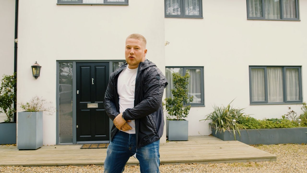 Kizzy - Star [Official Music Video] - YouTube