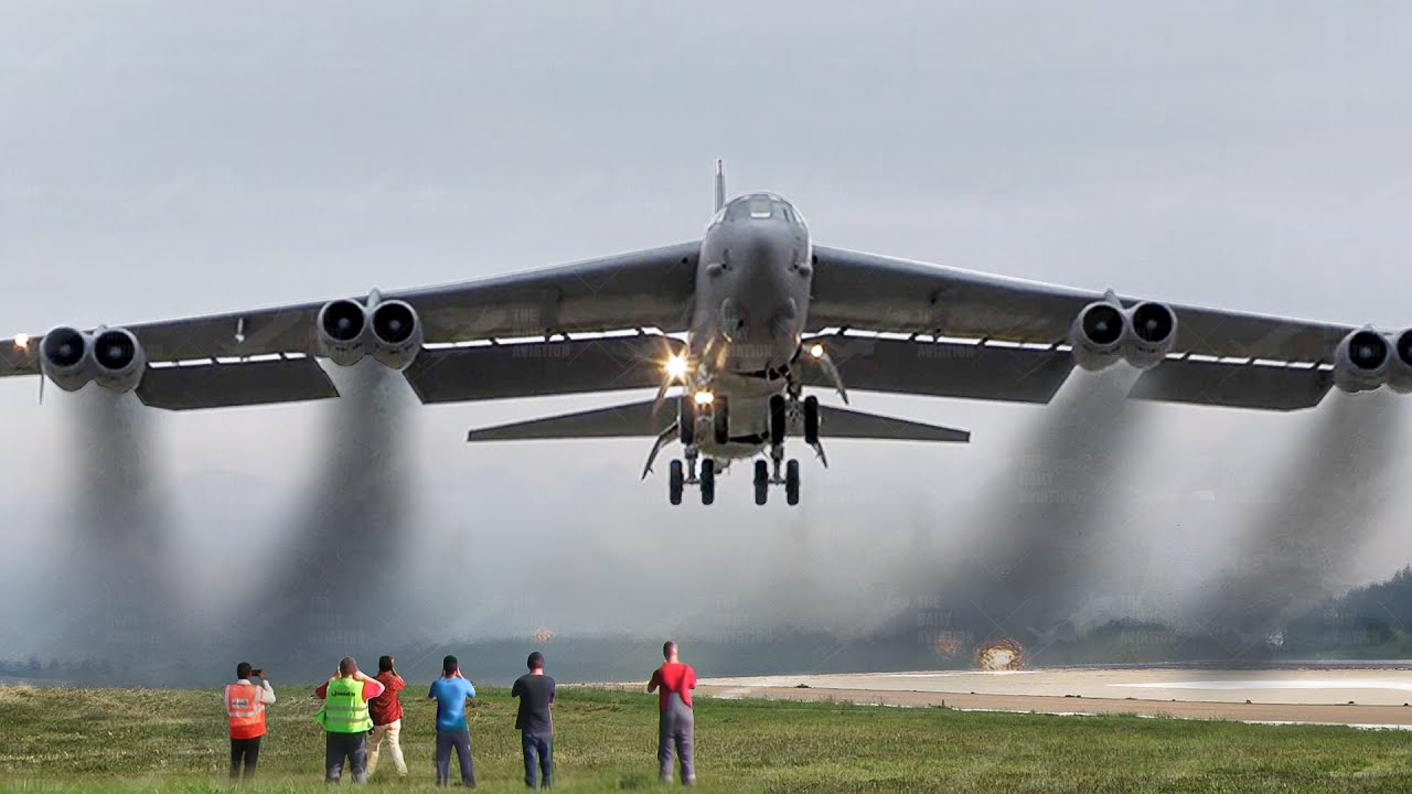 US Pilot Throttles B-52 Engines to Their Limits During Scary Smoky ...