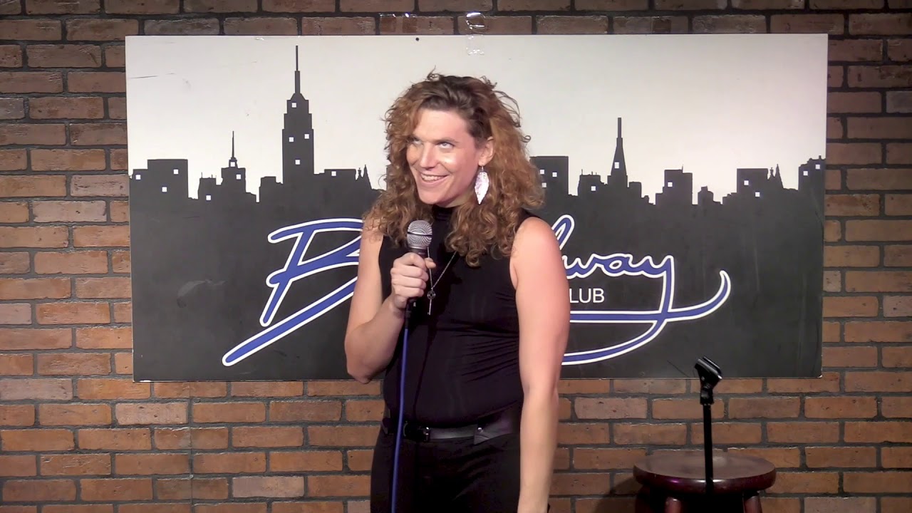 Sloane Ortel - Nothing is Sexier Than a Man Apologizing - YouTube