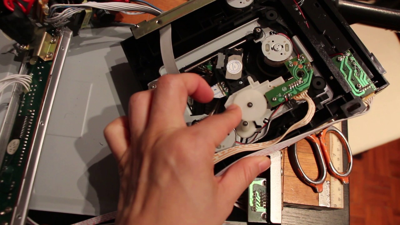 A broken DVD player - YouTube