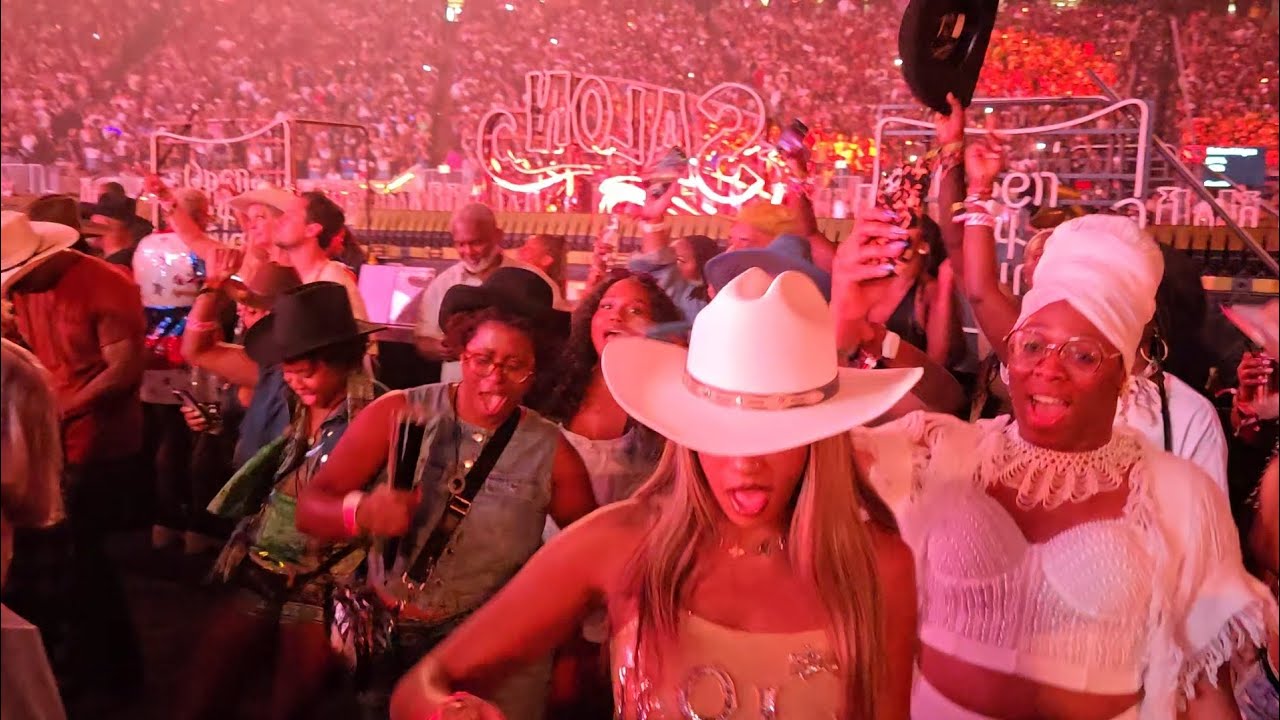 Cowboy Carter tour - Before I let go - Houston Night 1 - YouTube