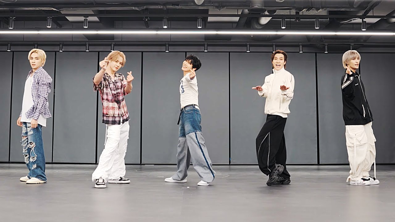 WayV - 'Give Me That' Dance Practice Mirrored [4K] - YouTube