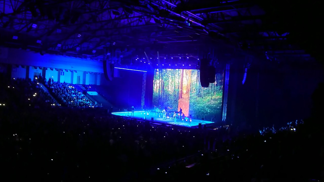 A-Ha Warsaw Torwar 18.11.2019 Crying in the Rain - YouTube