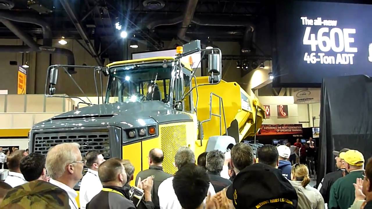 First Look - John Deere 460E ADT - YouTube