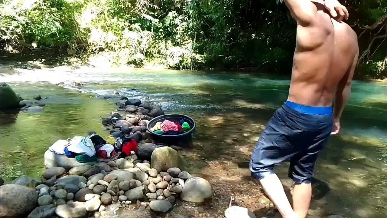 Paglalaba sa ilog malinaw tubig - YouTube