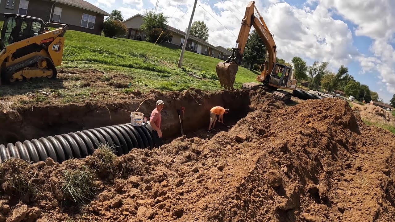 Day two of the 42 inch storm sewer #construction - YouTube