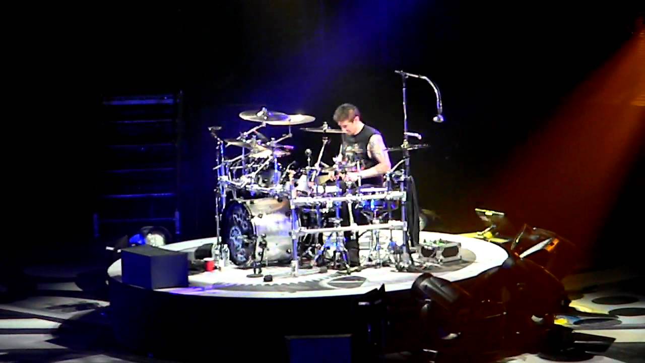 Nickelback drum solo in concert 4-10-2012.MOV - YouTube