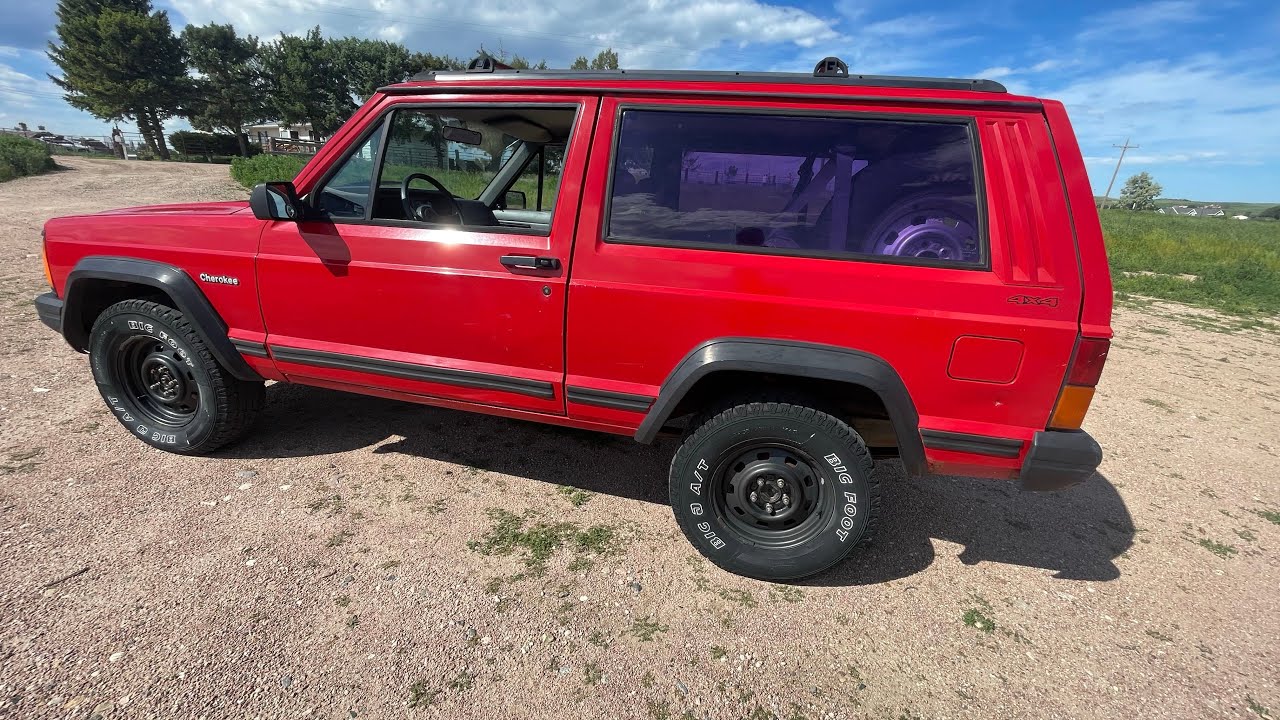 1994 jeep Cherokee xj two door 5 speed - YouTube