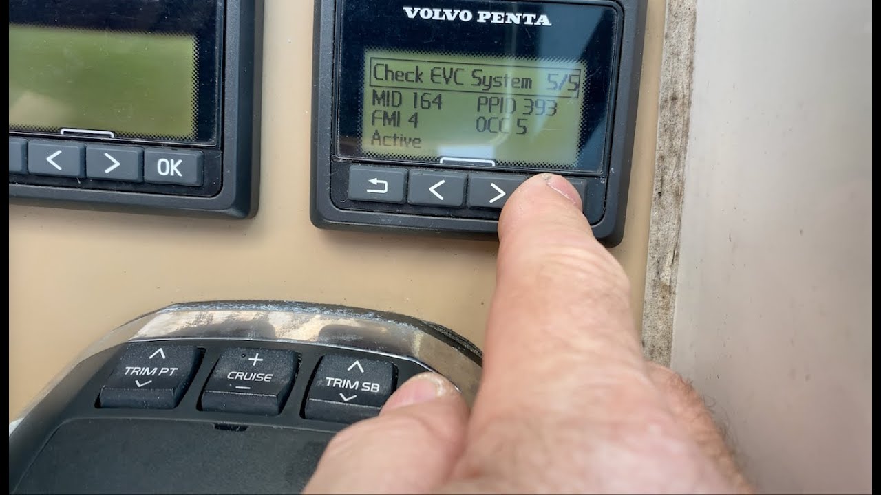 Repairing steering sistem engine V8-300-CE-G Volvo Penta, fault codes ...