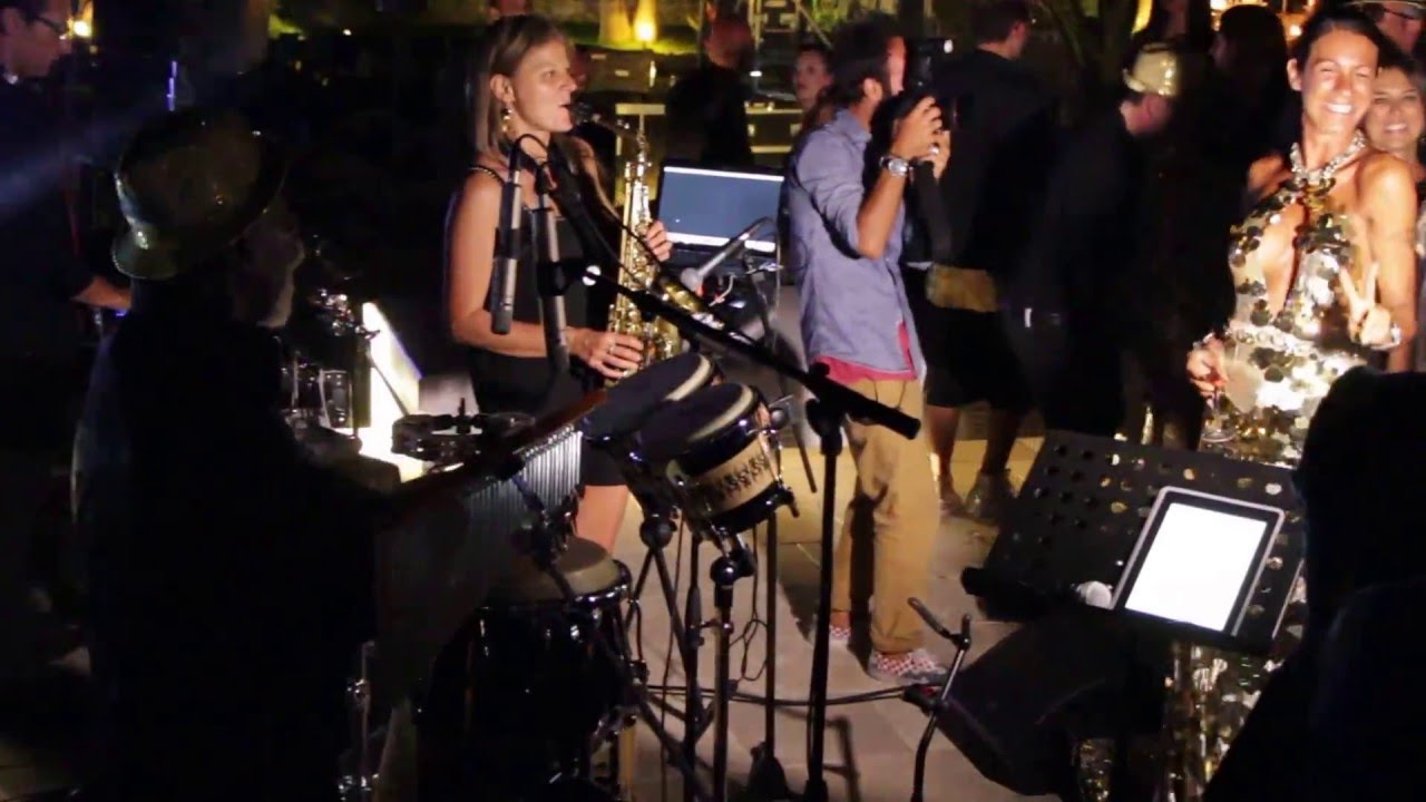 Bianca Lopez Sax musica feste 2020 - YouTube