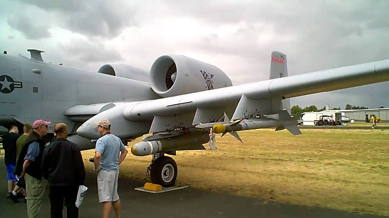 A-10 Warthog walk around #1 - YouTube