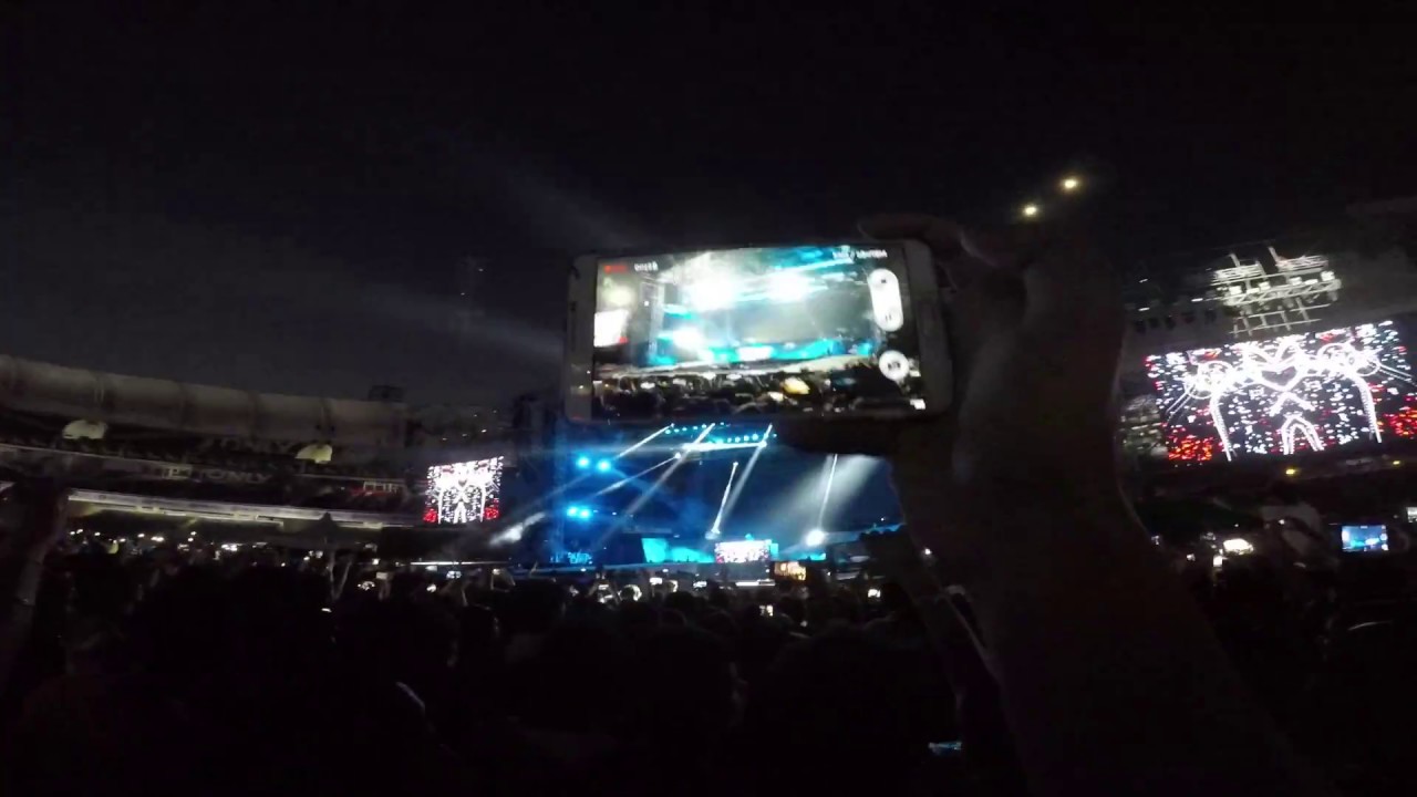 | Alan Walker | Justin Bieber - The Purpose World Tour India. - YouTube