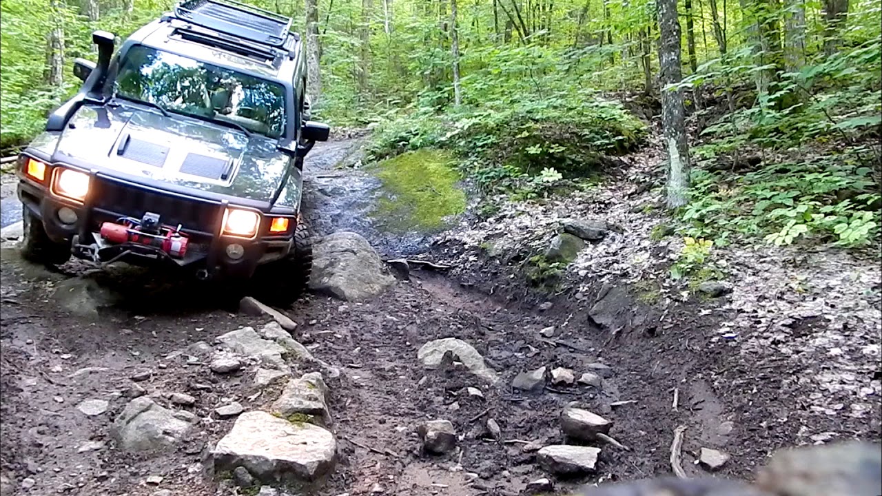 Hummer H3 Off-Road on Slippery Rocks - YouTube
