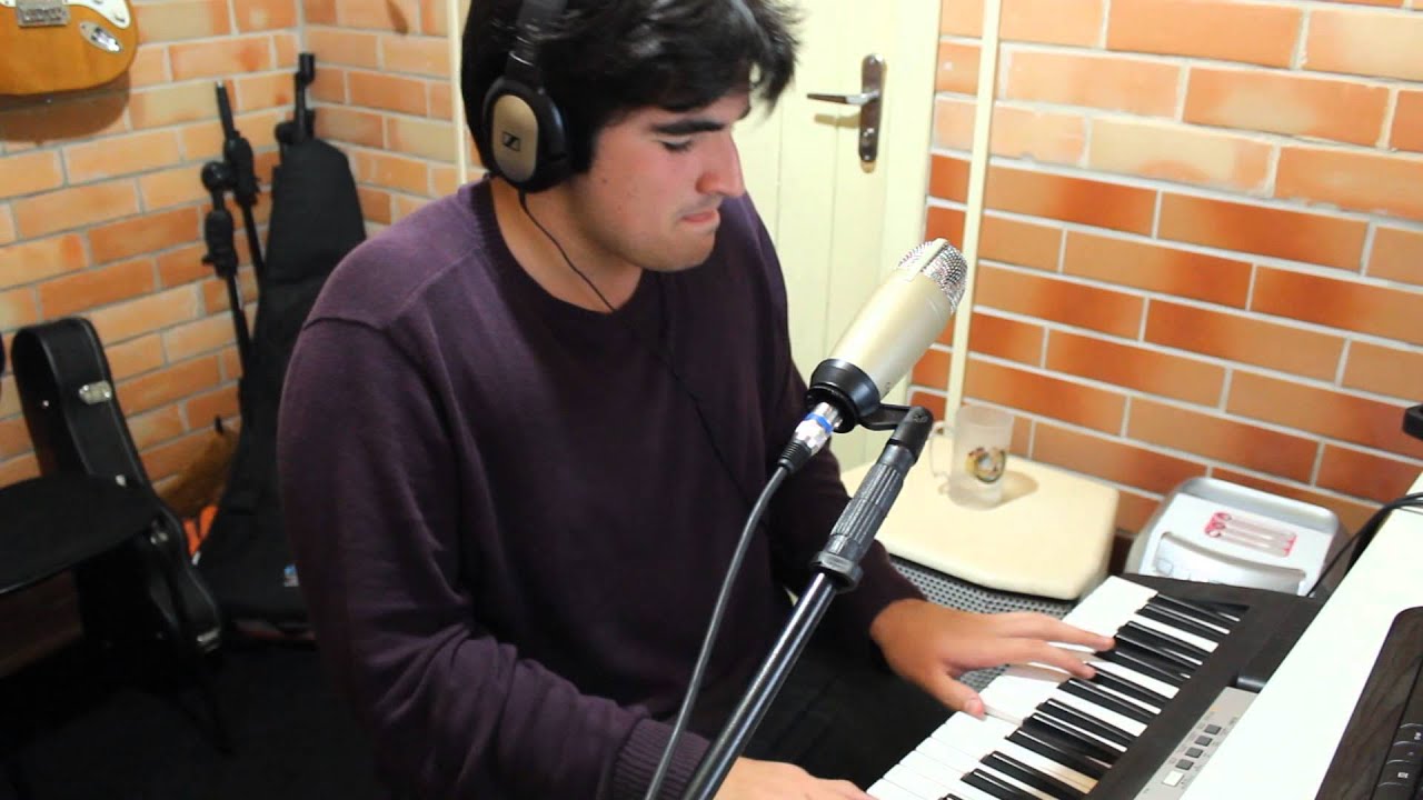 ''Something'' - Danilo Mendes (Beatles Cover) - YouTube