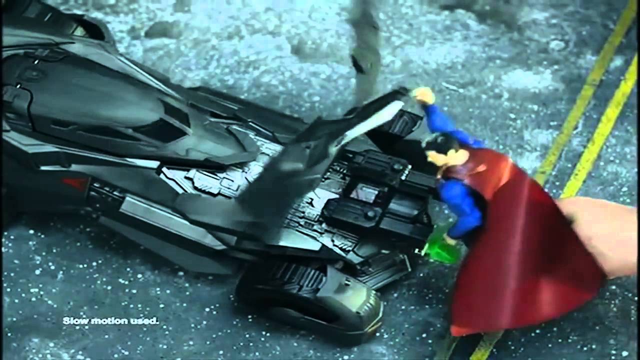 Batman v Superman - Epic Strike Batmobile - Collection Figures - Mattel ...