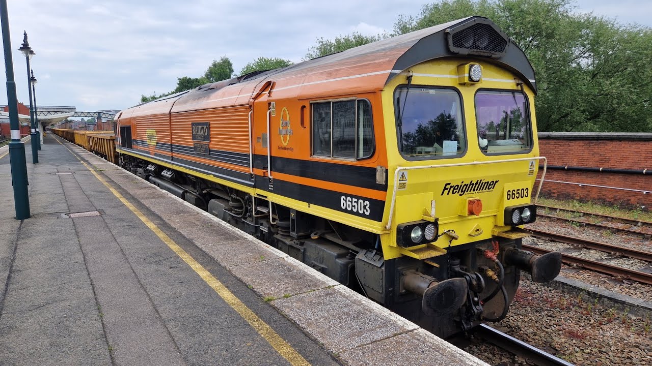 Freightliner Class 66503 "The Railway Magazine" at Shrewsbury 01/06 ...