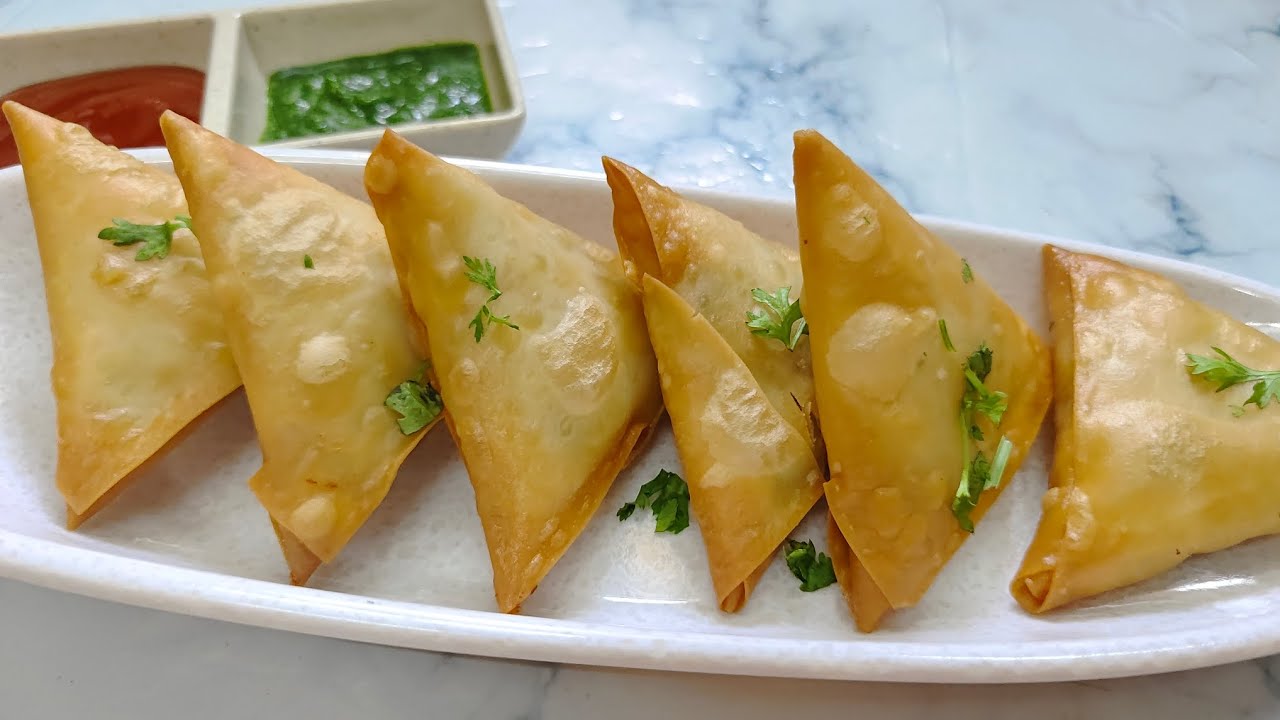 Smokey Chicken Samosa Recipe || Iftar/ Ramzan Special Recipe - YouTube