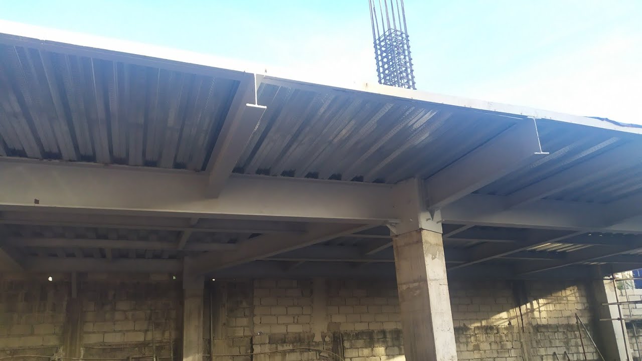 Pagkatapos ng buhos gamit ang I-beam at steel decking - YouTube