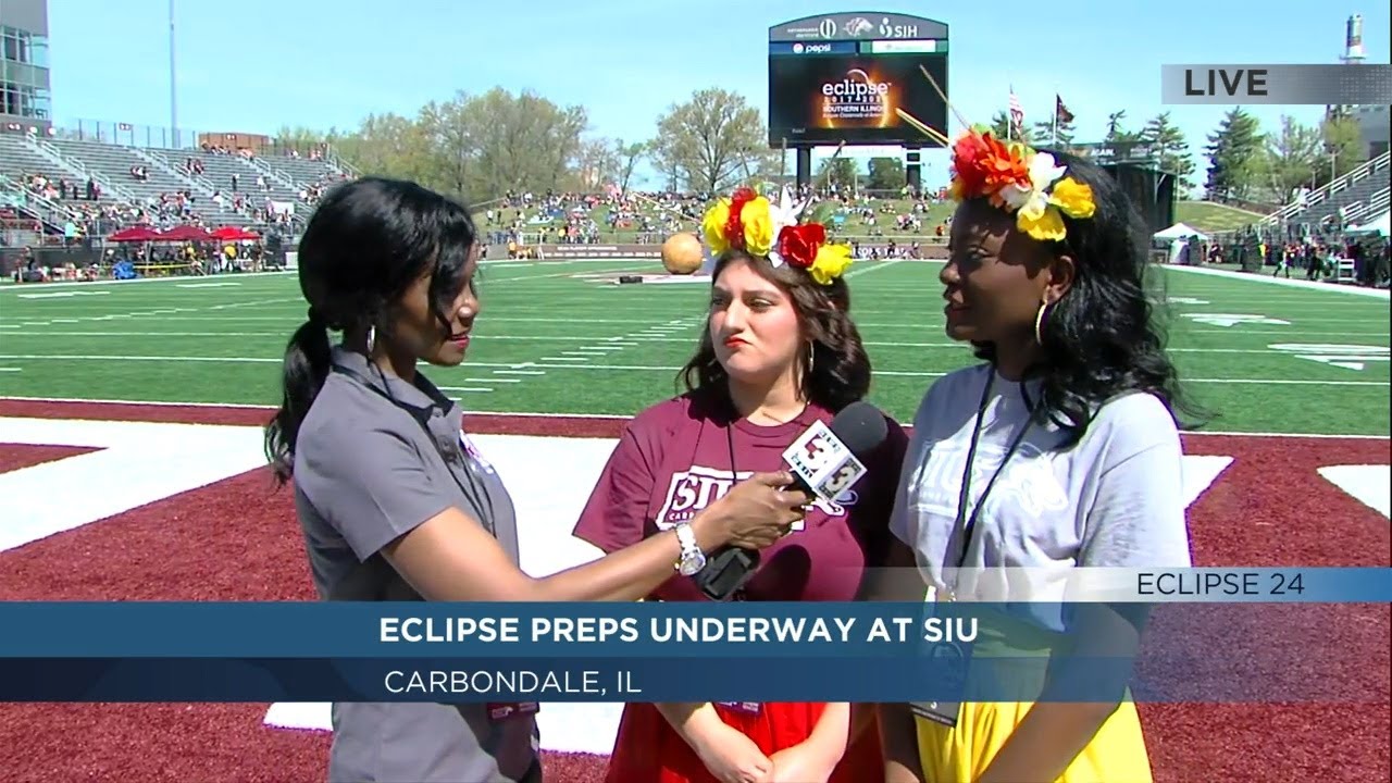 Shay Harris speaks with SIU performers about eclipse excitement - YouTube
