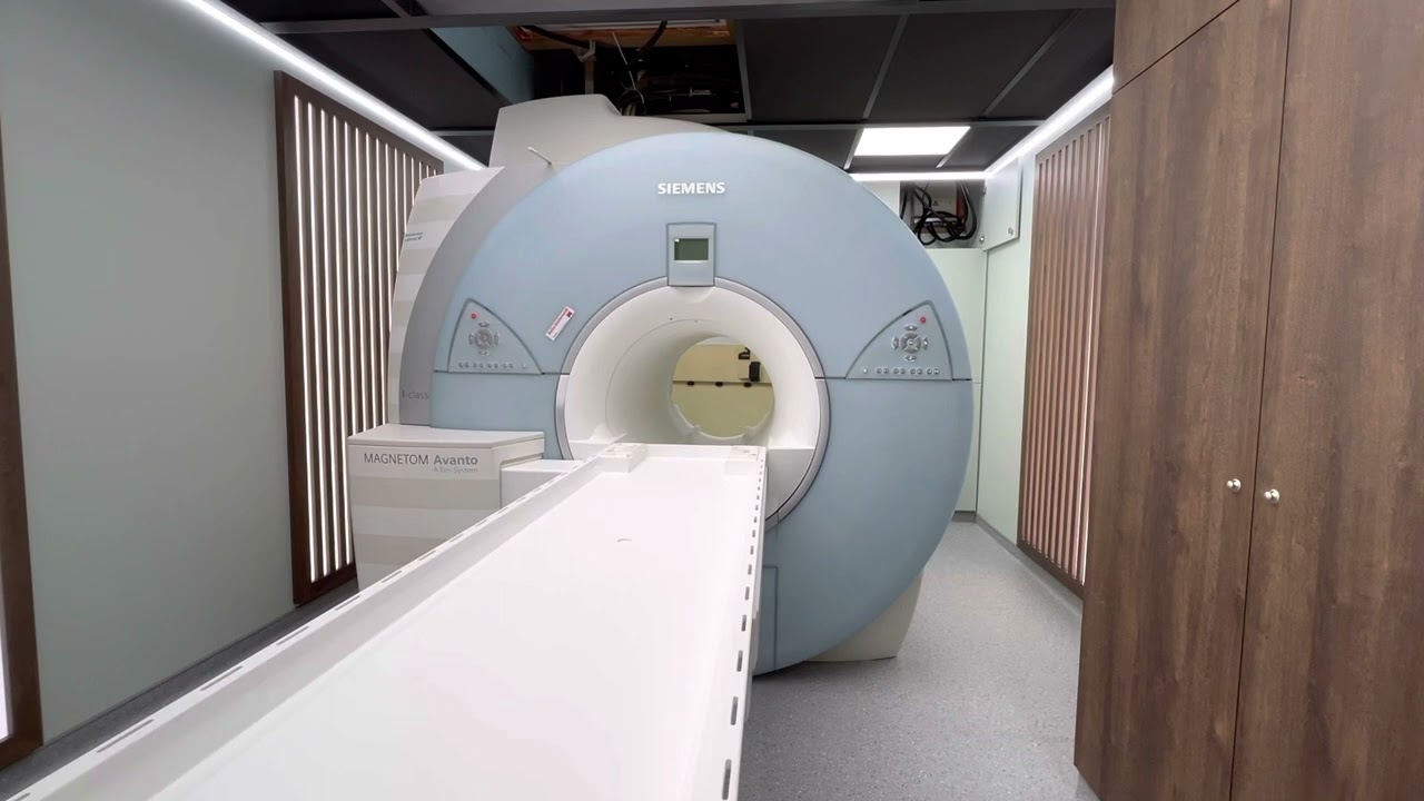 🧲 Siemens Magnetom Avanto 1.5T MRI Start Up Gradient knocking / MRT ...