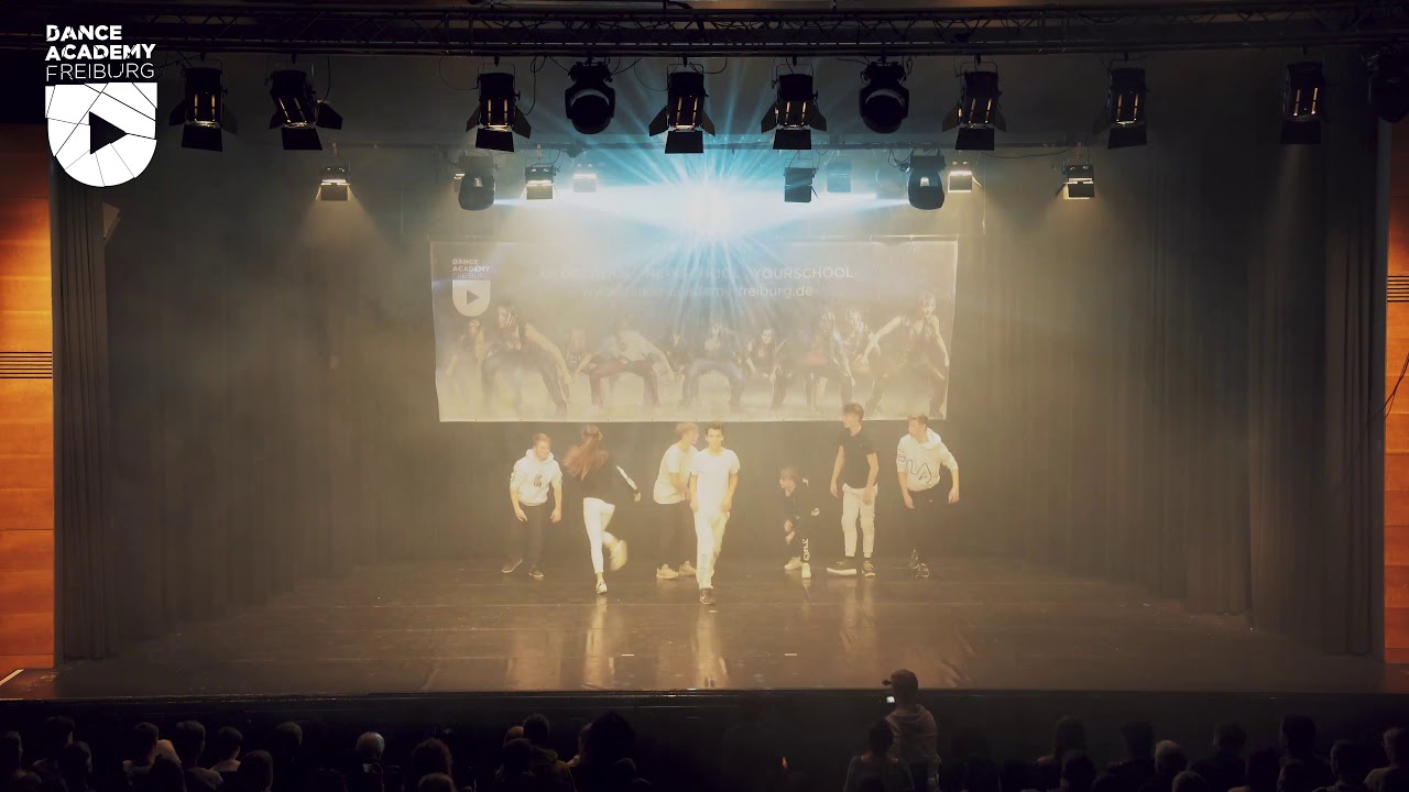 02 14 Peters Breakdance - YouTube