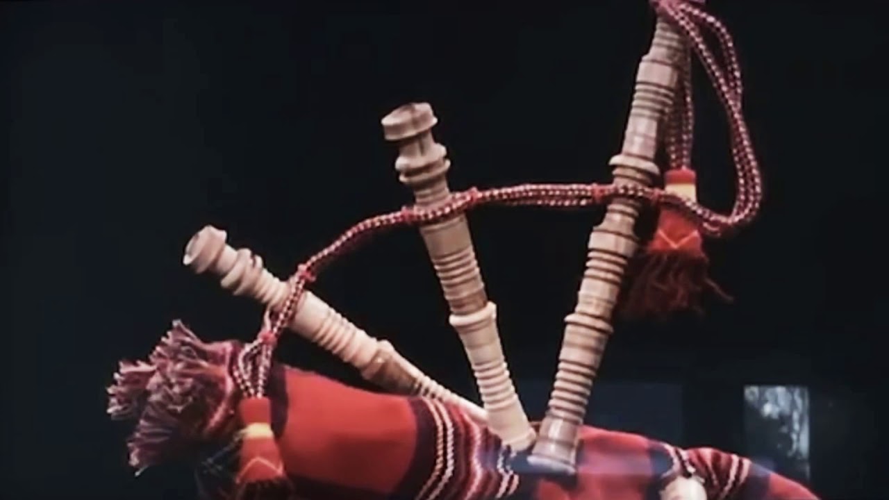 Baby Einstein: World Music - Silly Bagpiper Puppet Shows (2009) - YouTube