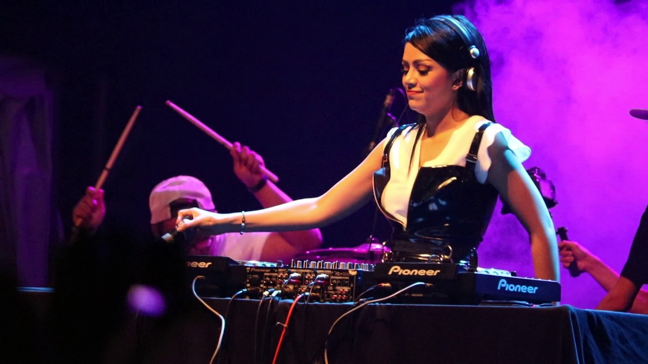 Alone by dj yasmin - YouTube