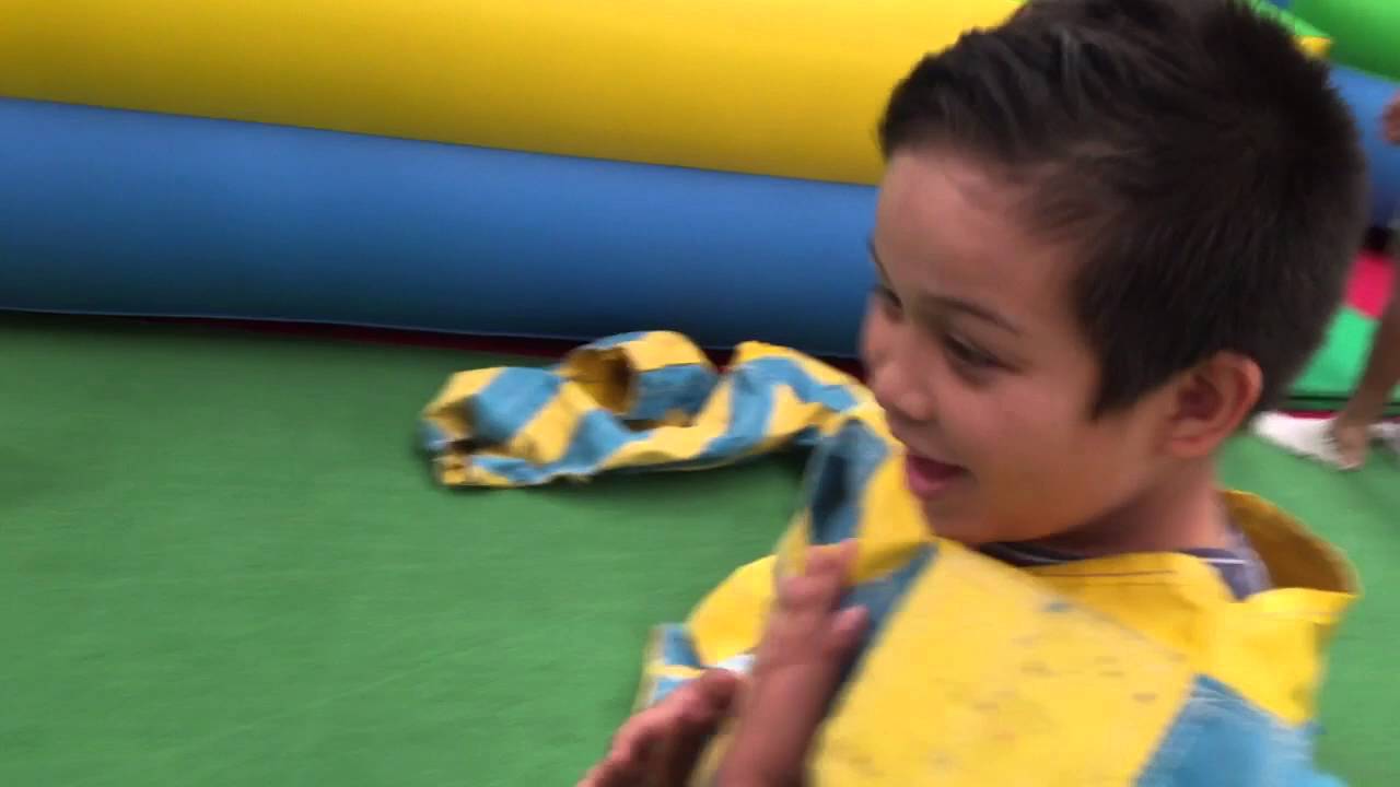 The Hizons | Inflatable World (Toombul) May 2016 - YouTube