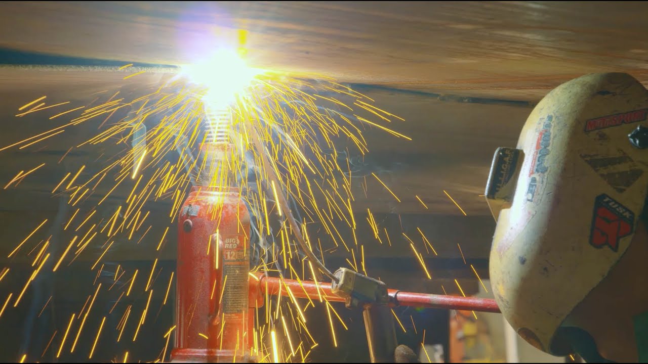 A Day In The Life: Welder - YouTube