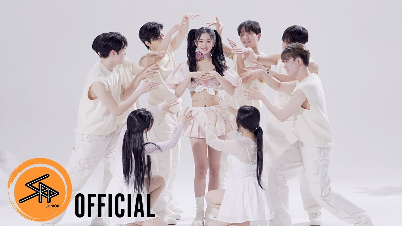 Rocking doll Ahri (록킹돌 아리) | 1st Single 'Eyes On Me' Performance Video ...