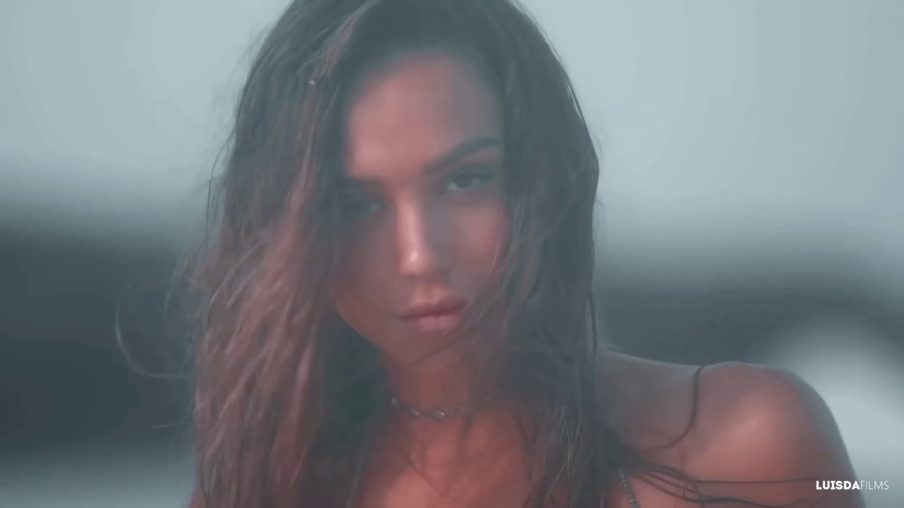 Alexis Ren Bikini Model - YouTube