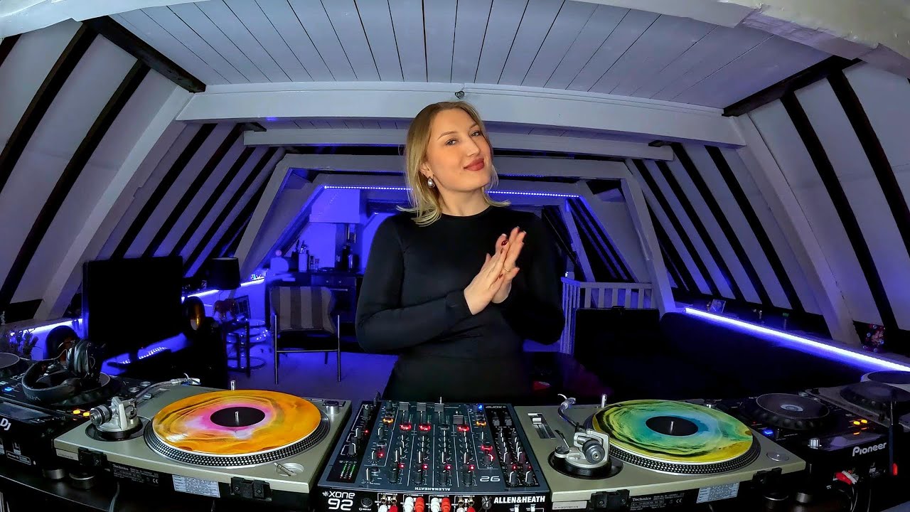 Grace Dahl | Techno Session 002 - YouTube