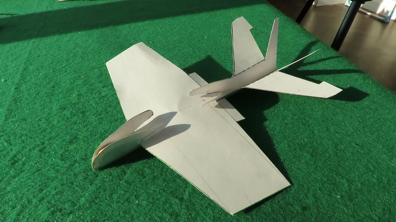 Card glider inspired by The Amazing returning plane - YouTube