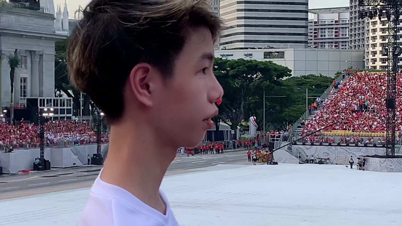 NDP 2019 Red Lion Singapore Parachute - YouTube