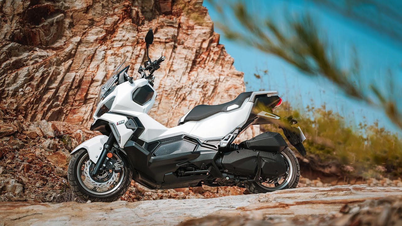 SYM ADX 125cc redefinește standardele scuterelor Adventure - YouTube