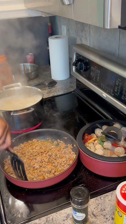 10/MAMA DOING THE DAMNN THING😓 #minivlog #life #foryou #shorts #mom #food #cooking #fyp # ...