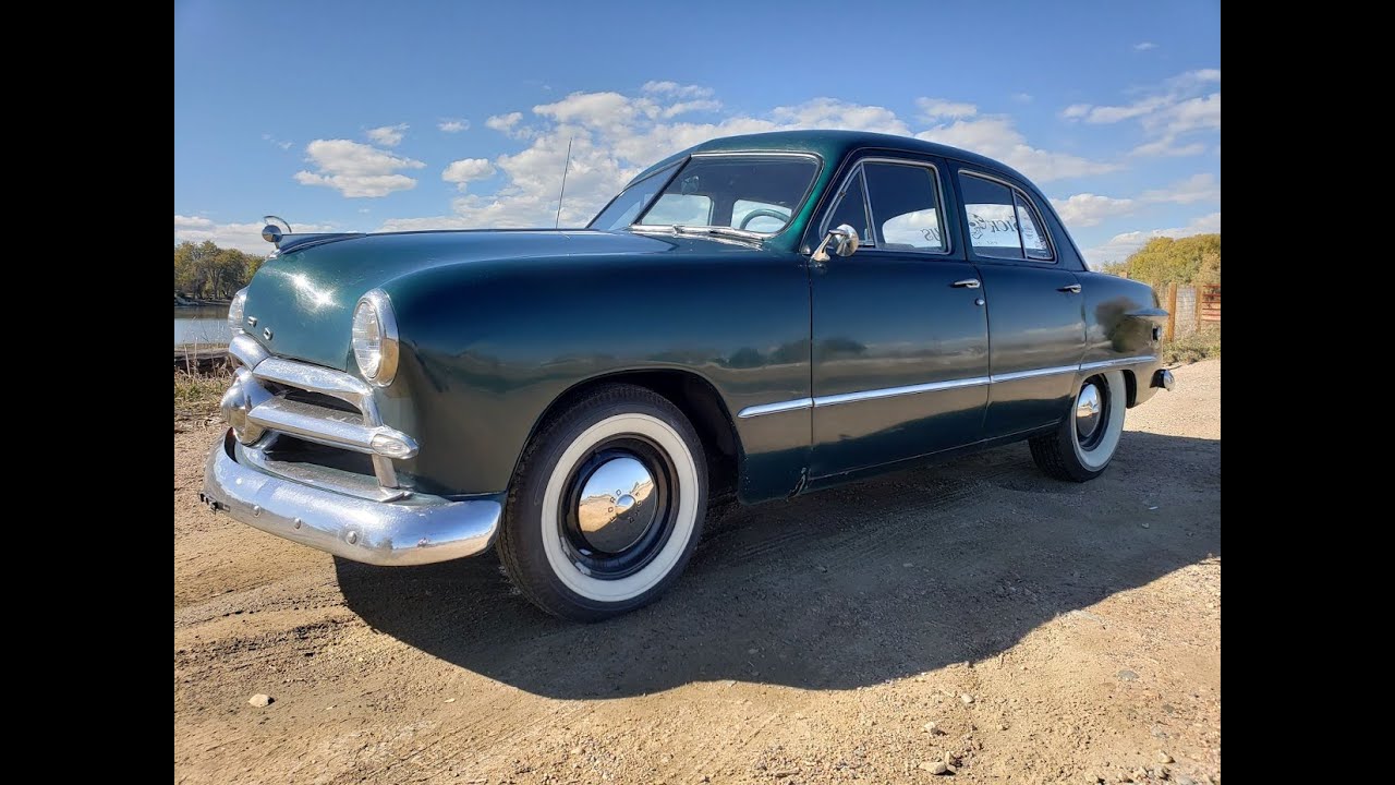 1949 Ford Deluxe Sedan