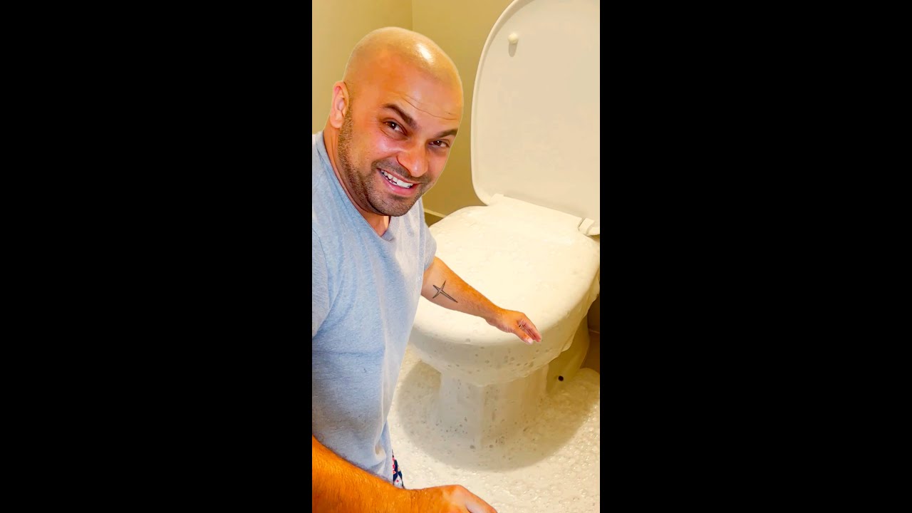 Hilarious Toilet Explosion Prank - YouTube