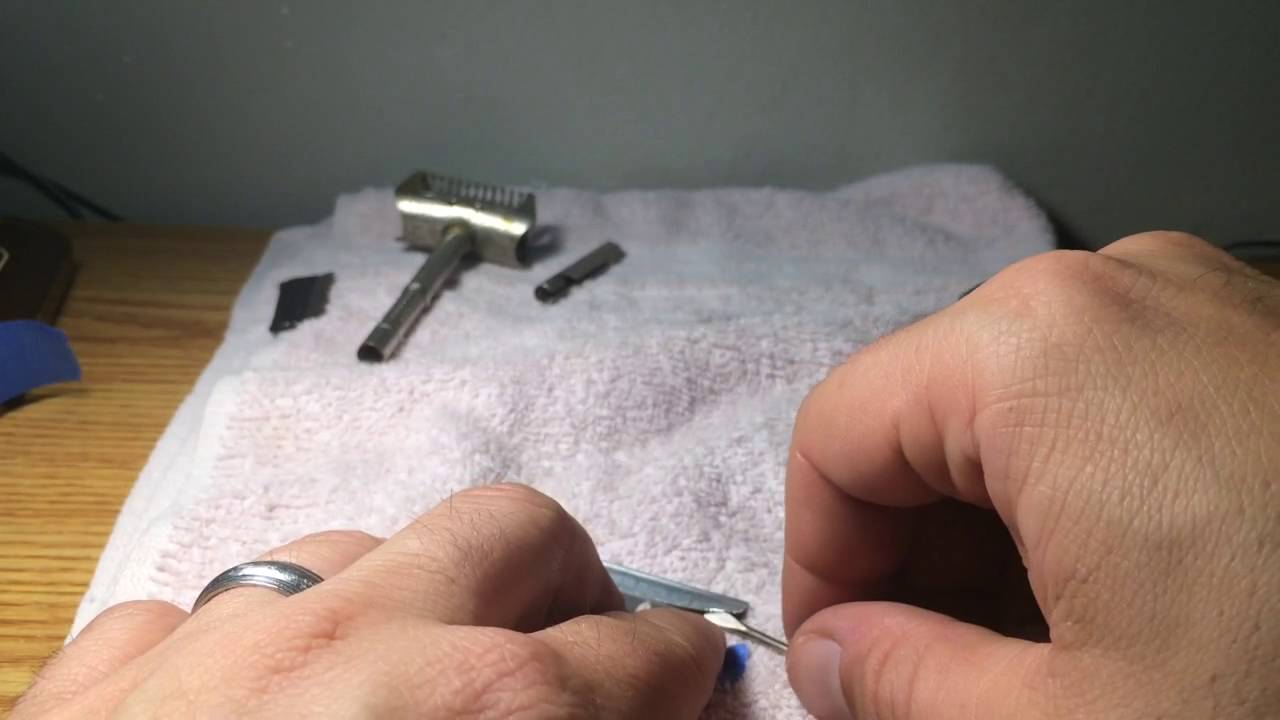 How to Use a Modern Day Single Edge Blades in a 1890 Kampfe Bros Safety ...