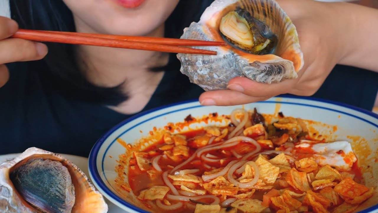 ASMR eating spicy Luosifen（snail rice noodles）and conch MUKBANG｜eating ...