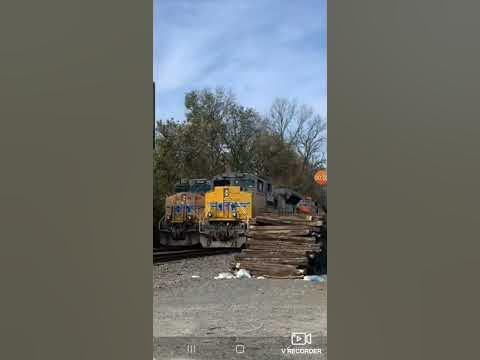UP 9028 beside UP 5541 - YouTube