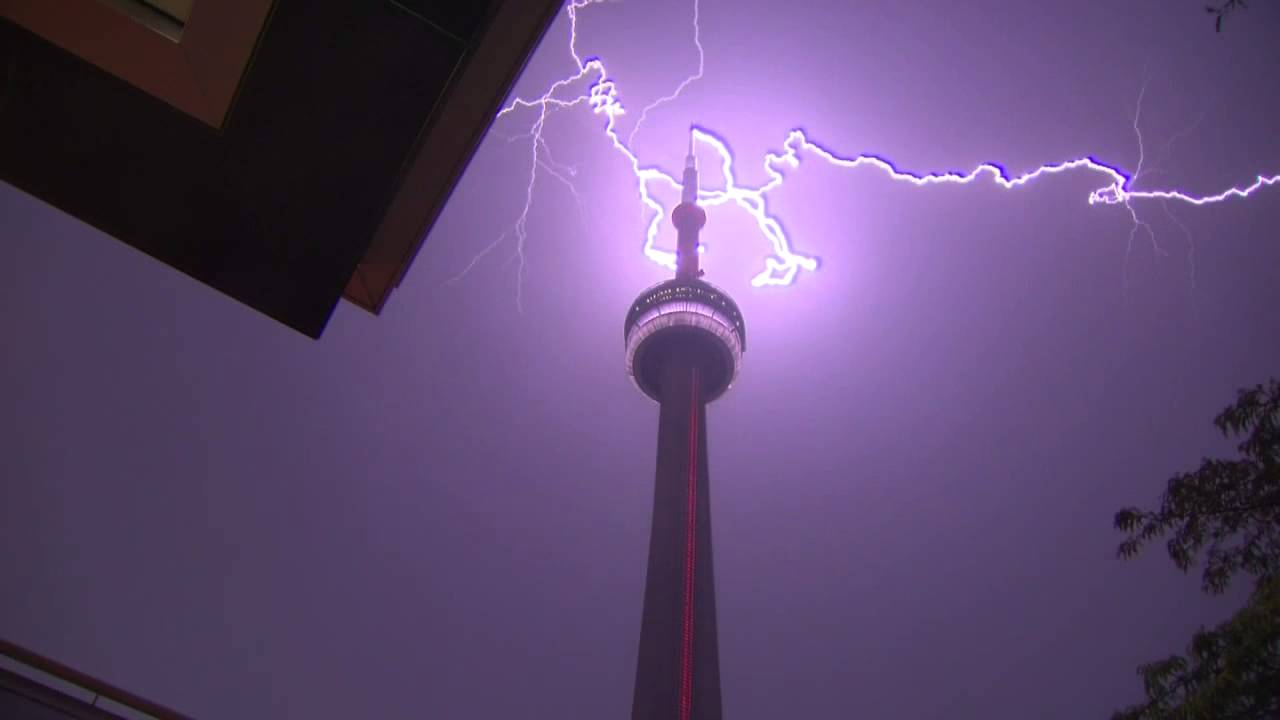 Thunderstorms, lightning take over Toronto - YouTube