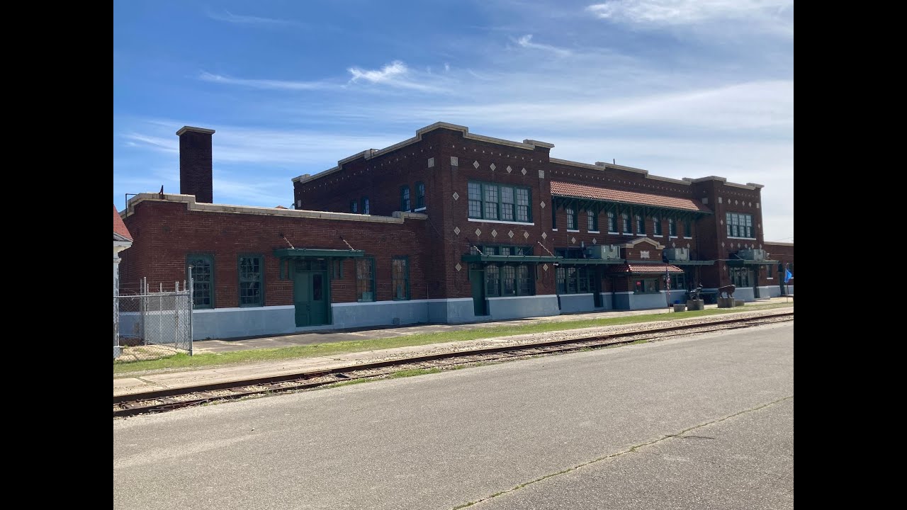 Frisco Train Depot Museum in Hugo, Oklahoma - YouTube