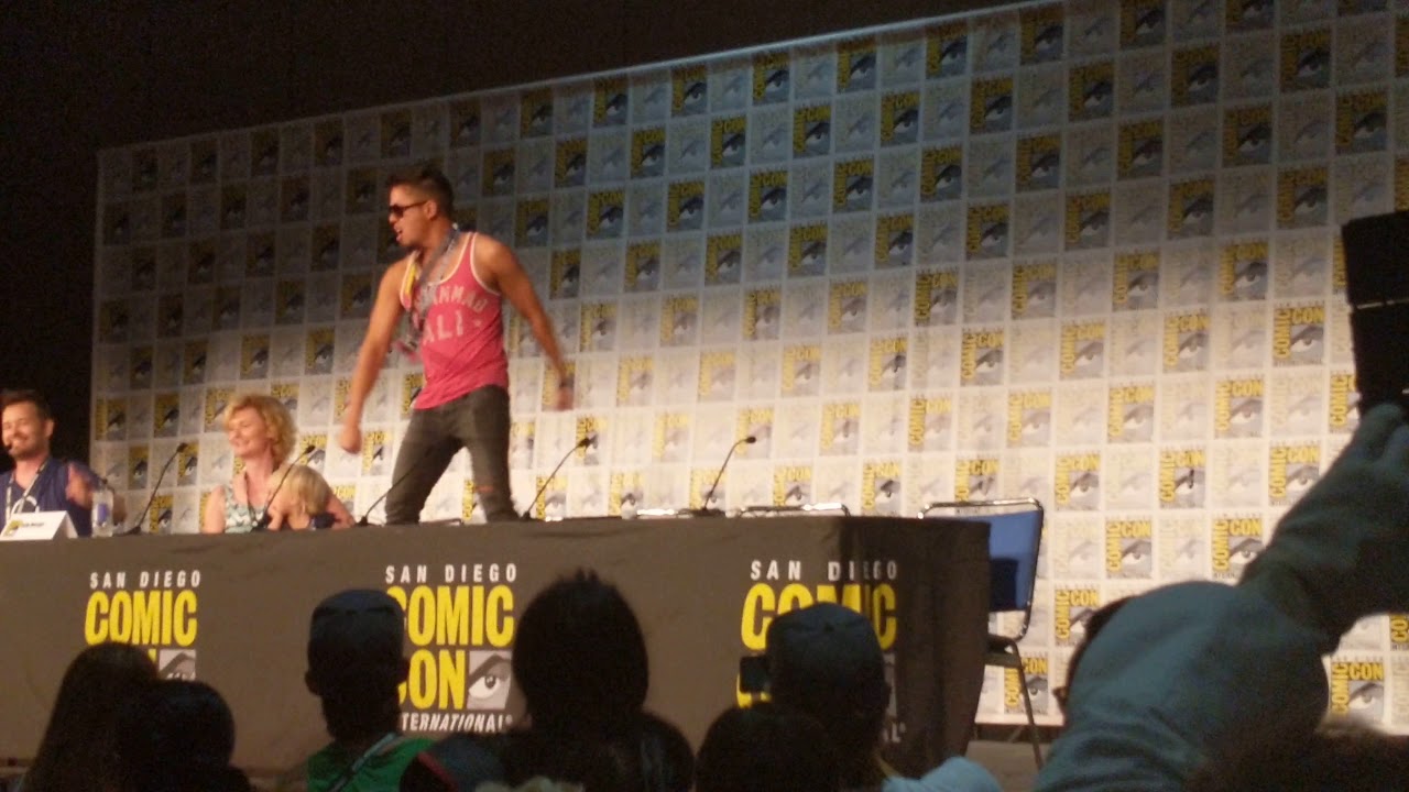 LEGO Ninjago cast sings the TV theme song at Comic-Con 2018 - YouTube