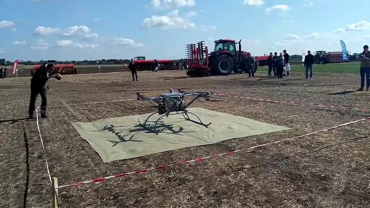 Hybrid Drone crush at the exhibition (Clash of the Titans 2017) - YouTube