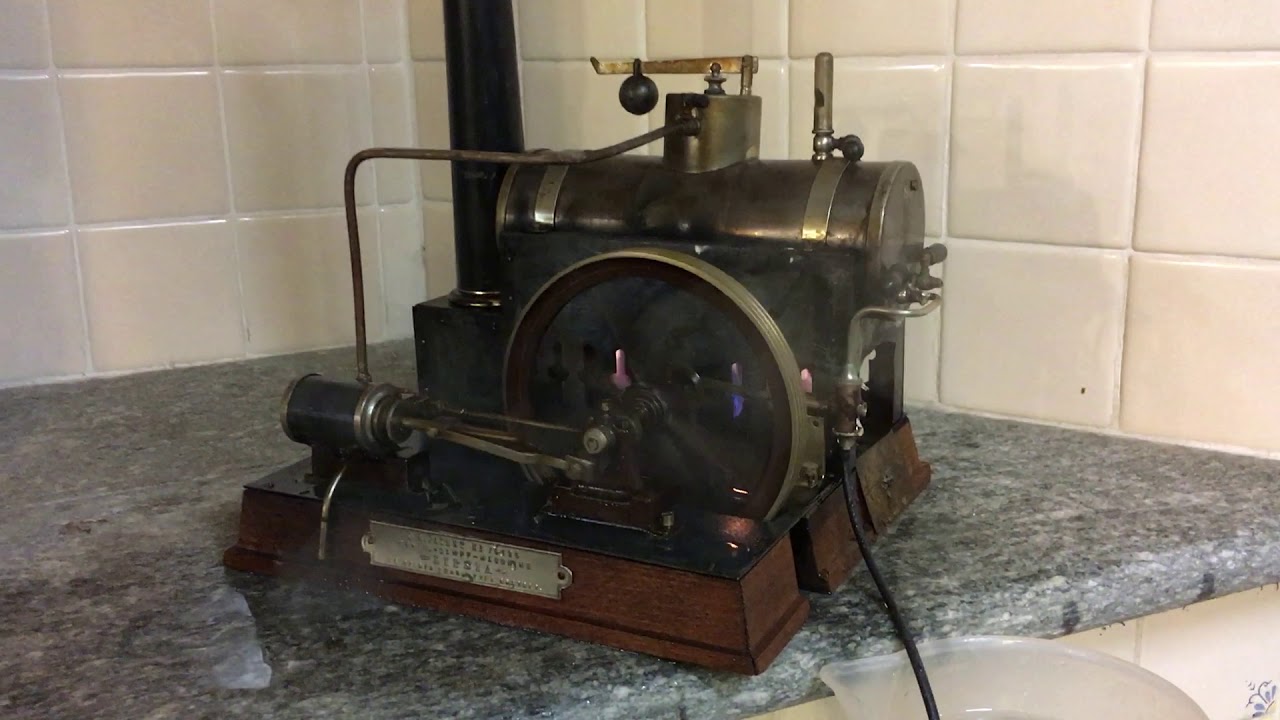 Schoenner "Lipsia" steam engine - water pump - YouTube