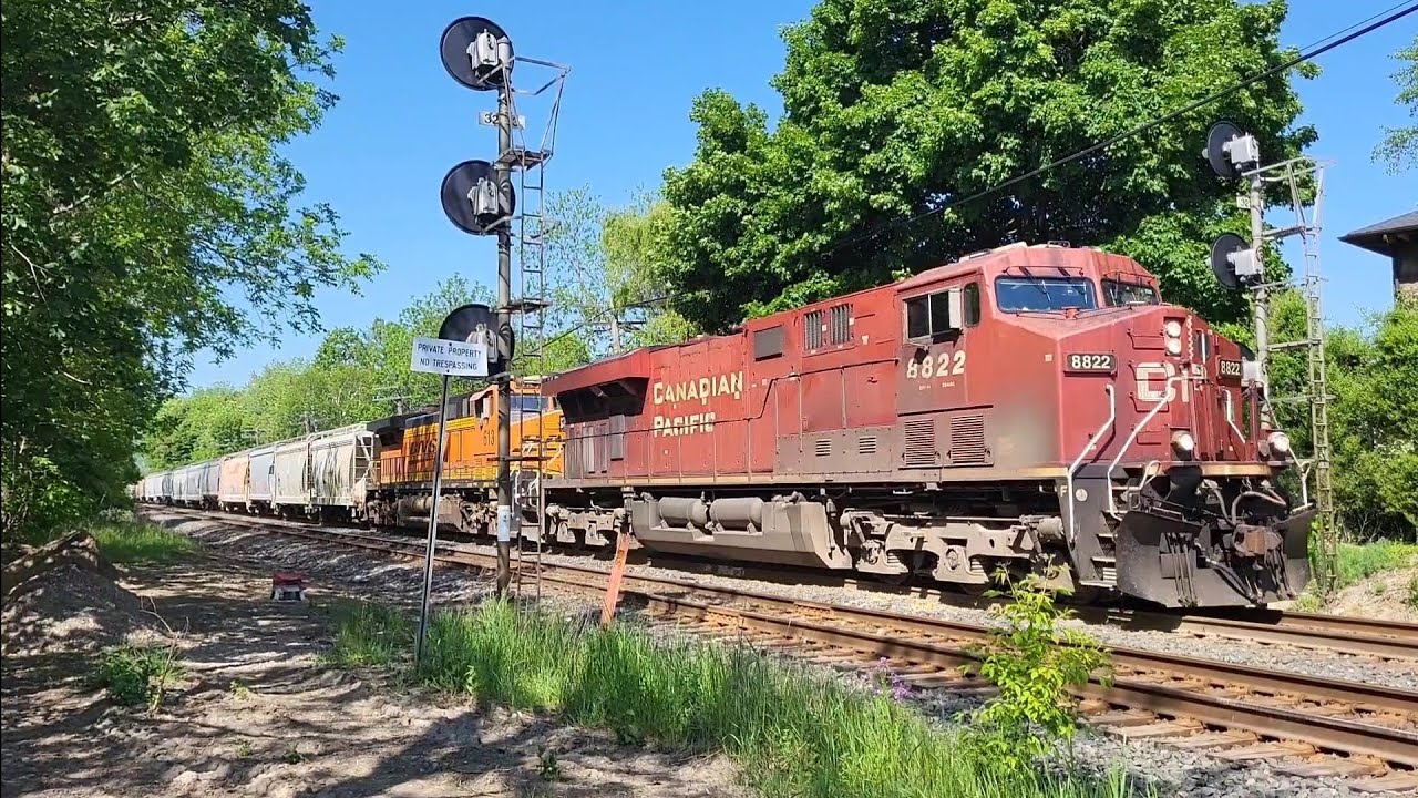BNSF! CPR 8822 at Milton (MAY 29/23) - YouTube